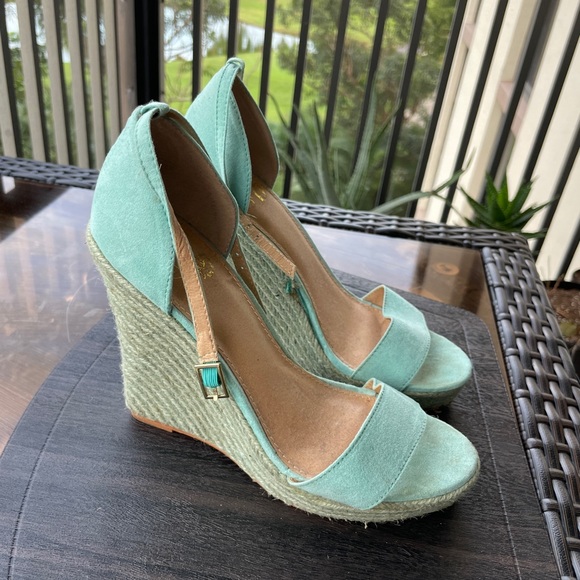 Victoria's Secret | Shoes | Green Platform Victoria Secret Size 39 ...